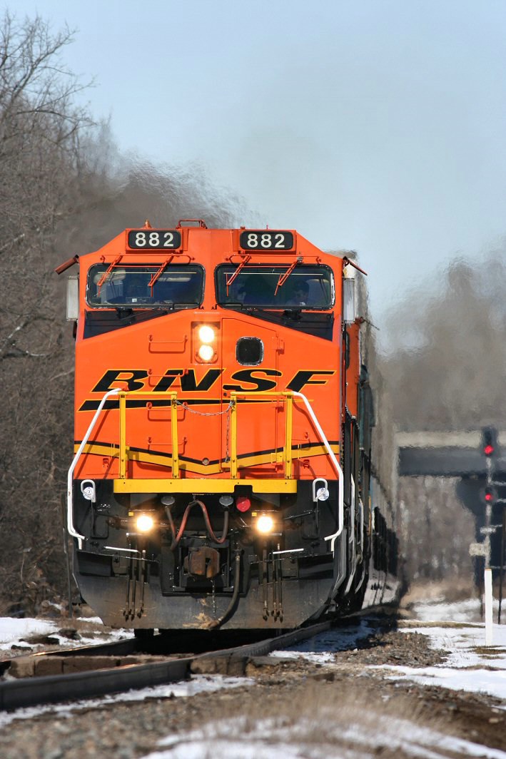 BNSF 882